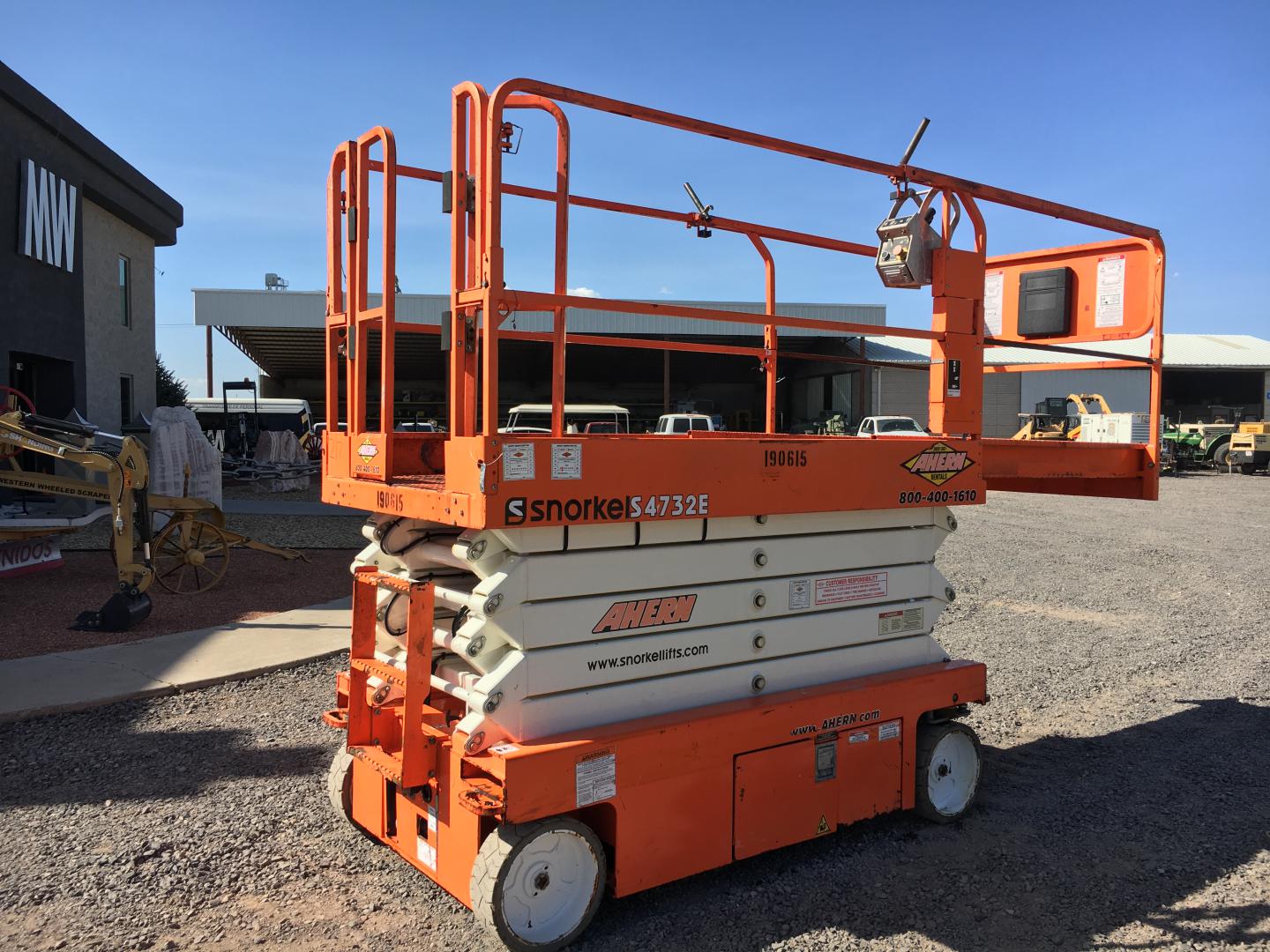 ASCENSOR TIPO TIJERA SNORKEL S4732E - Venta de Maquinaria Wiebe